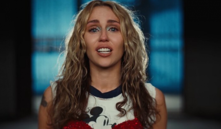 Miley Cyrus lanza "Used to be young" - TusRadios