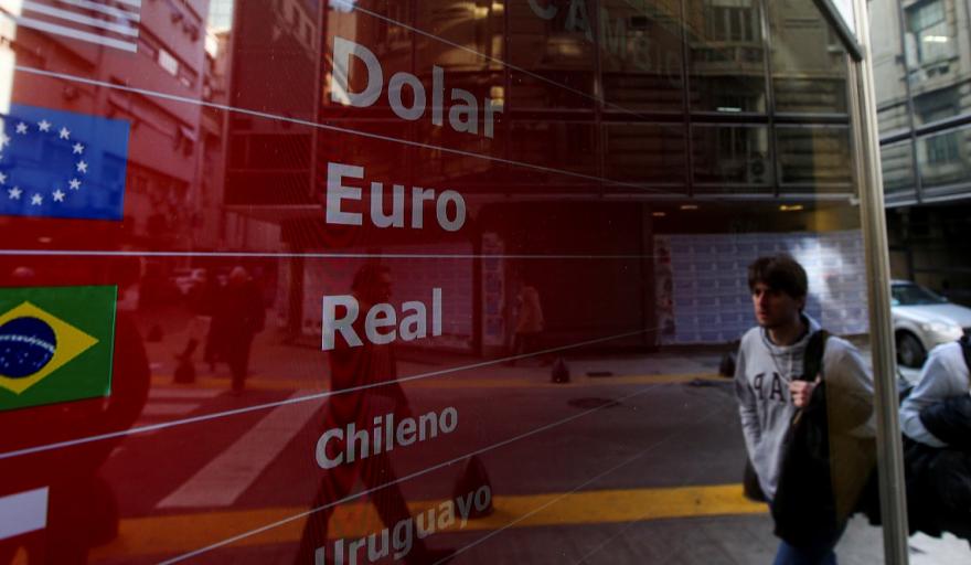 Más controles al dólar: el Banco Central ajustó regulación para las ...